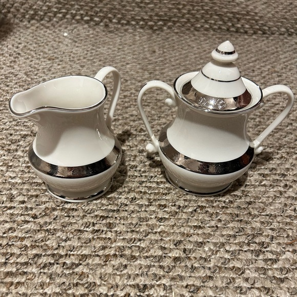 quality crafts | Kitchen | Quality Crafts Fine China Milk And Sugar Set ...